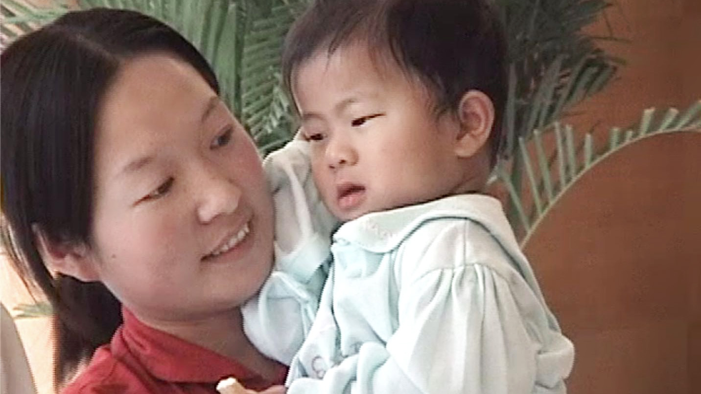 The Red Thread: Reuniting Xinxin and her “Mama Xiaorong” - OneSky